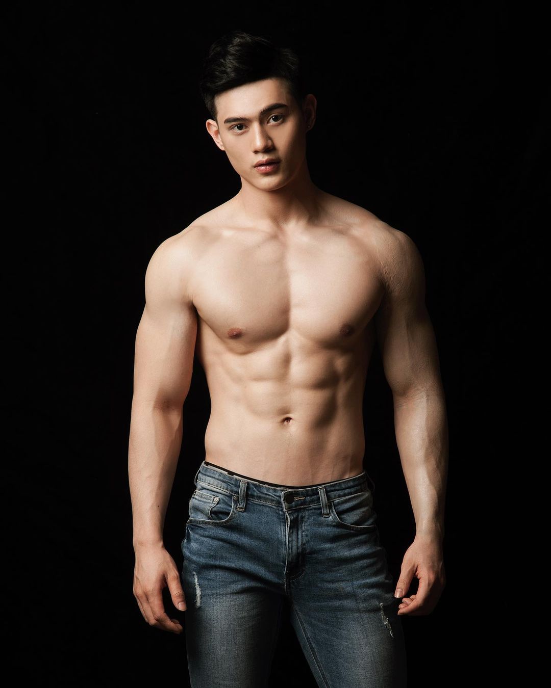 Huy Hoang นายแบบเวียดนาม เซ็กซี่ หล่อซิกแพคแน่น หุ่นเด็ด เผ็ดร้อนทุกมุม